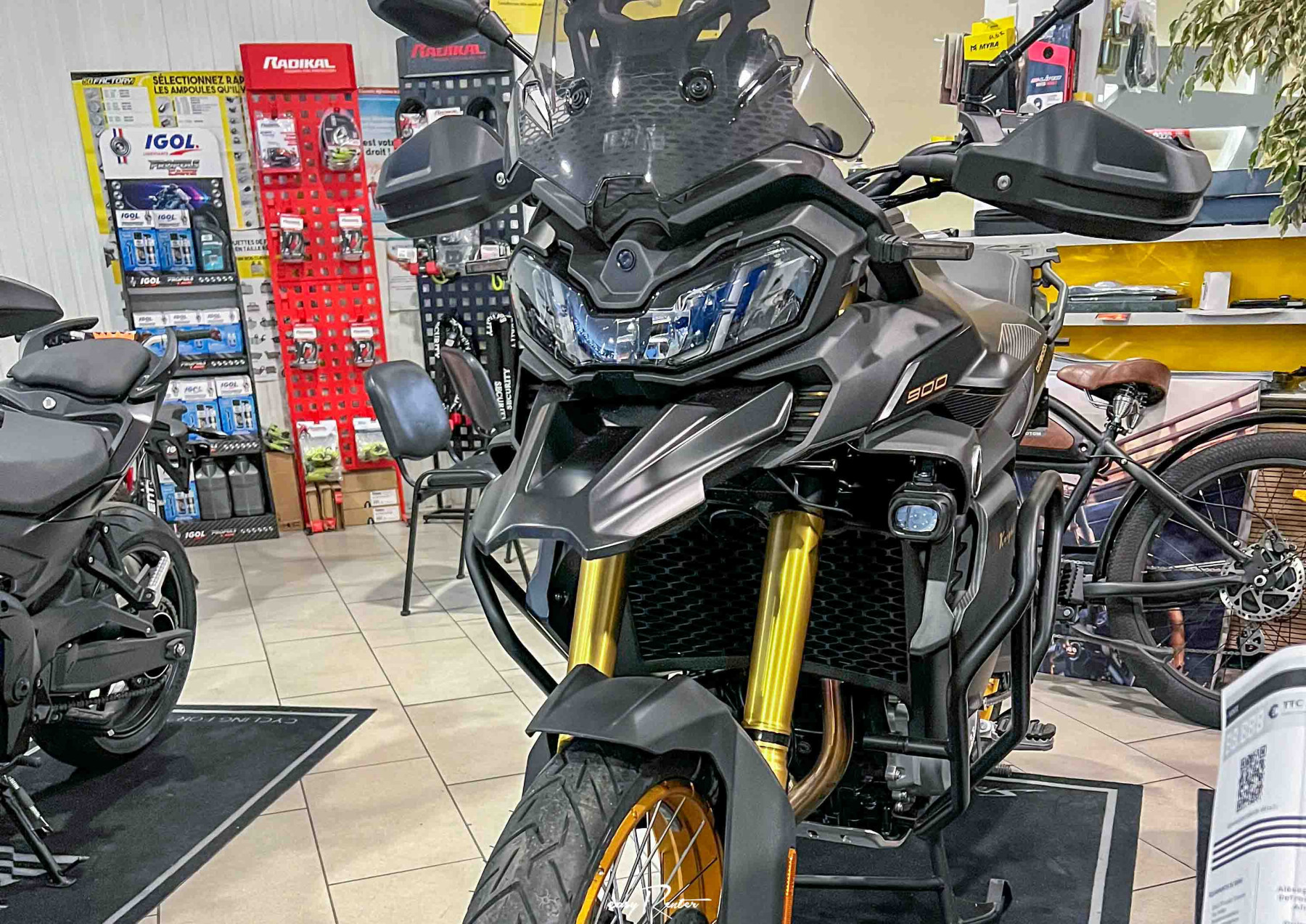 Rent Voge 900 DSX | Morestel | Easy Renter